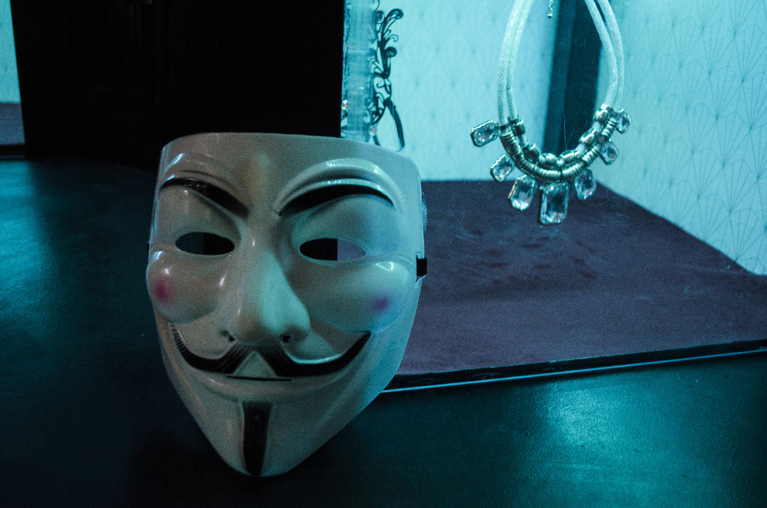 Diamond Heist - A Cool Concept, but a Clunky Online Adaptation